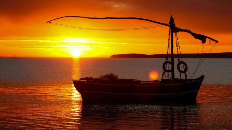 The Best Places for Sailboat Camping in America