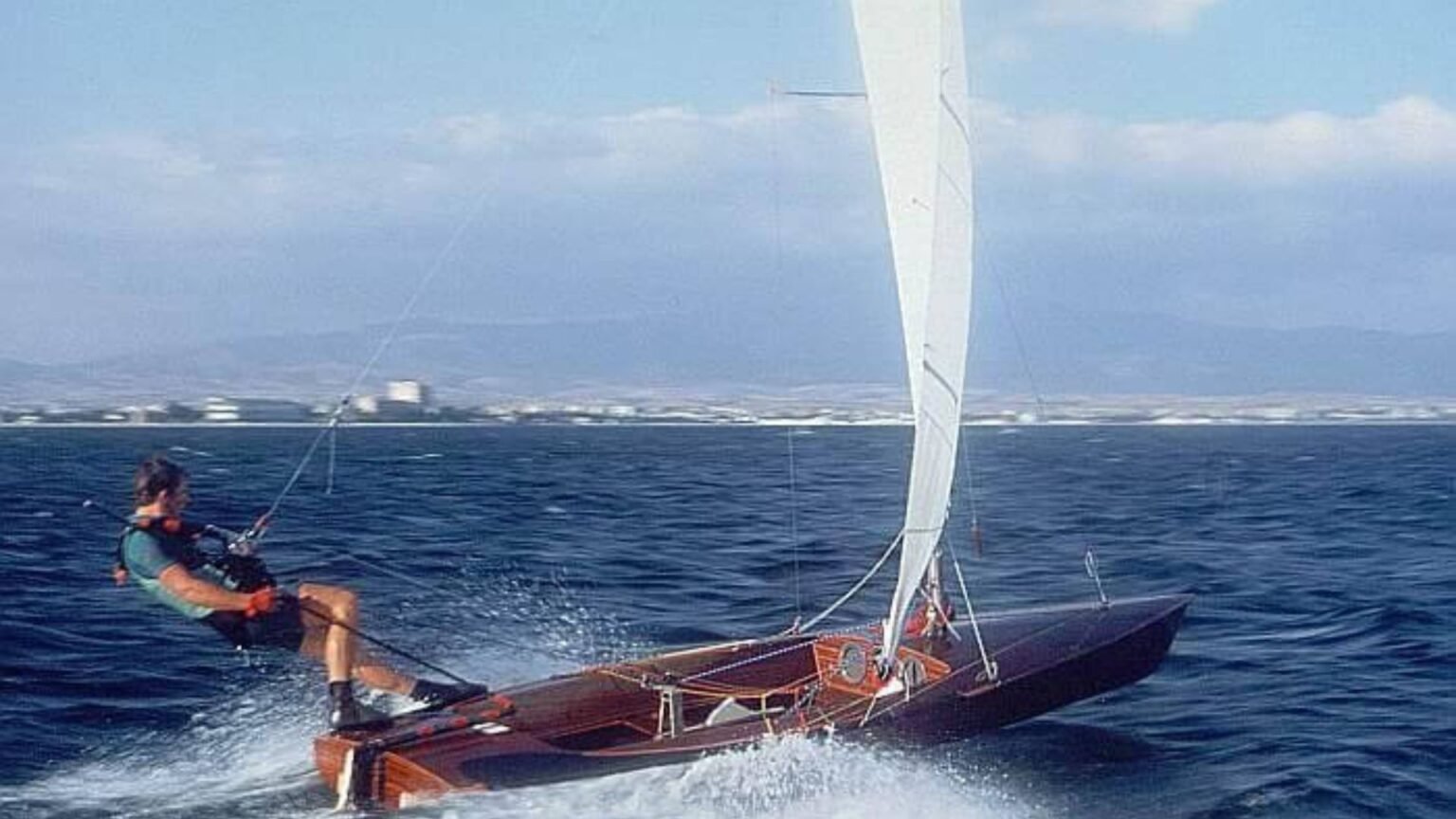 Sailing Tips for Beginners: Learn the Basics and Enjoy the Ride